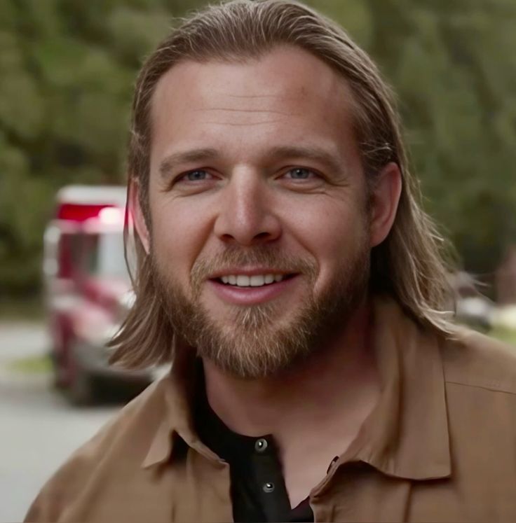 Picture of Max Thieriot