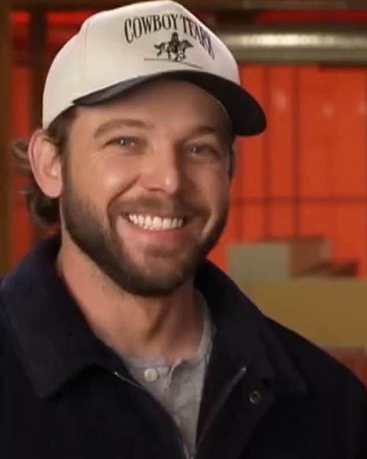 Picture of Max Thieriot