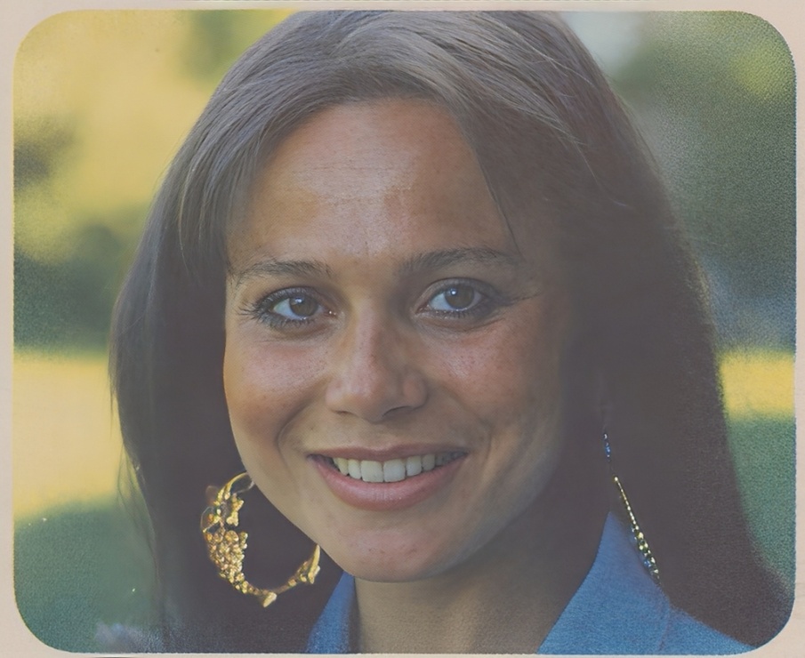 Picture of Lena Olin