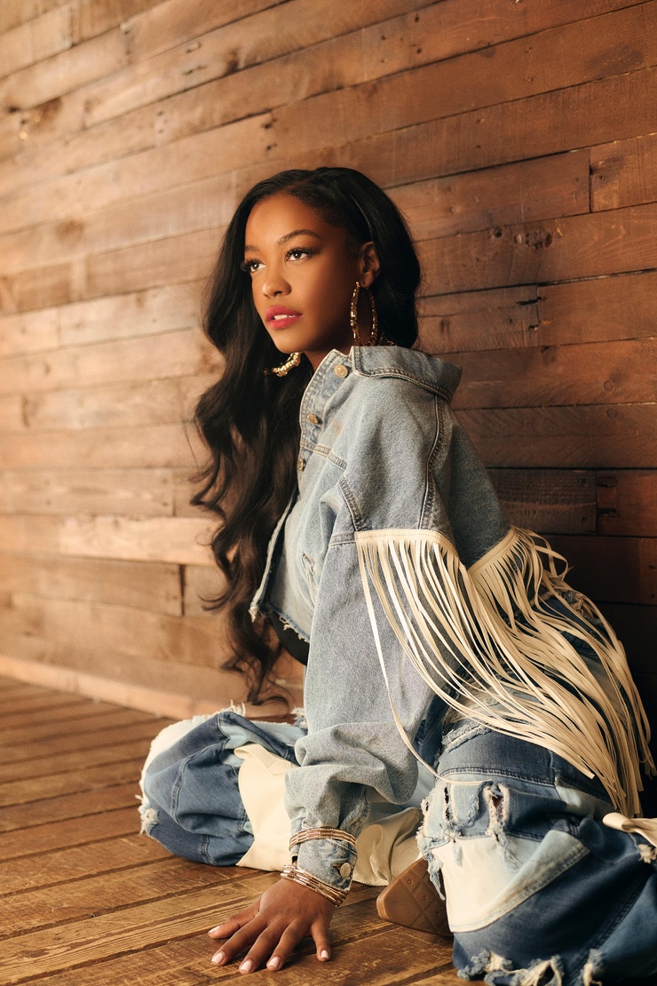 Victoria Richards image