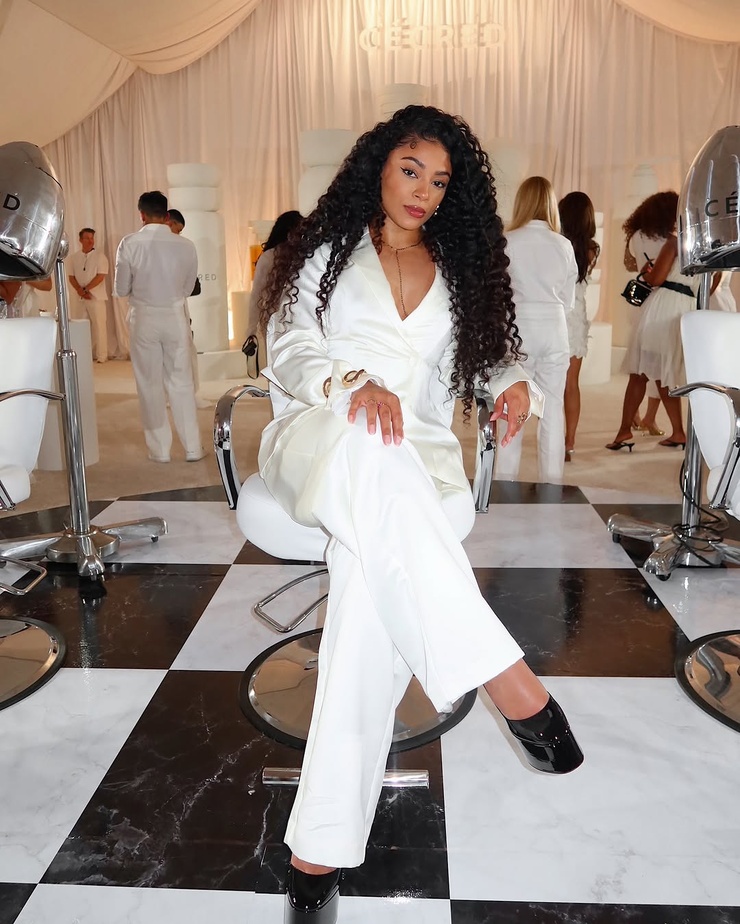 Picture of Jasmine Brown