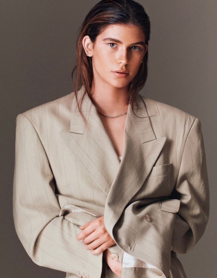 Poppy Brown picture