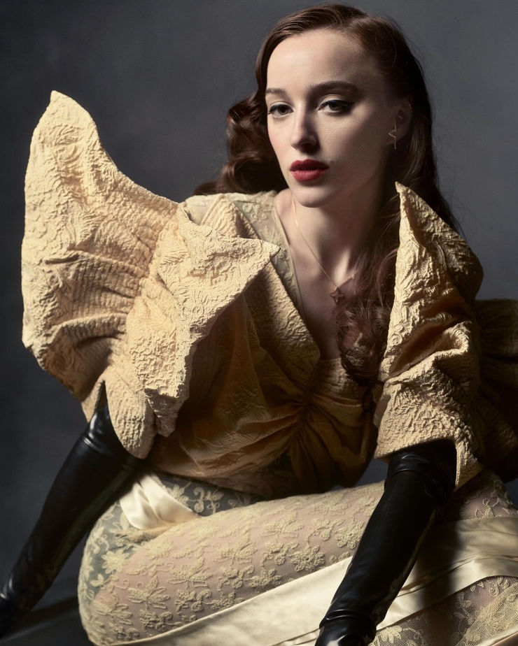 Phoebe Dynevor picture