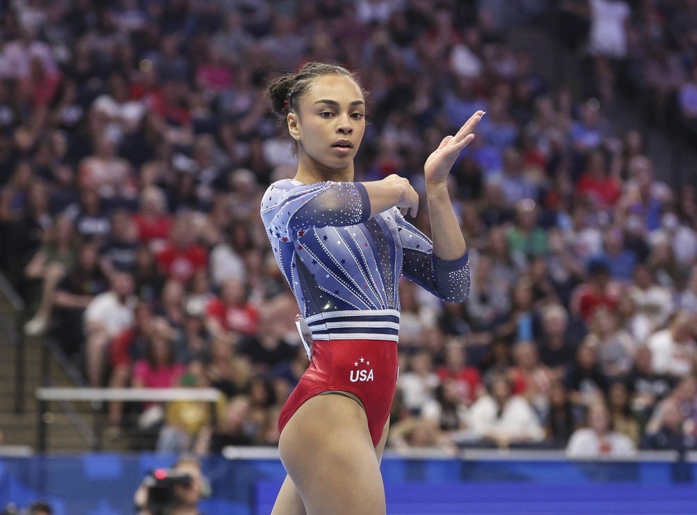 Hezly Rivera picture