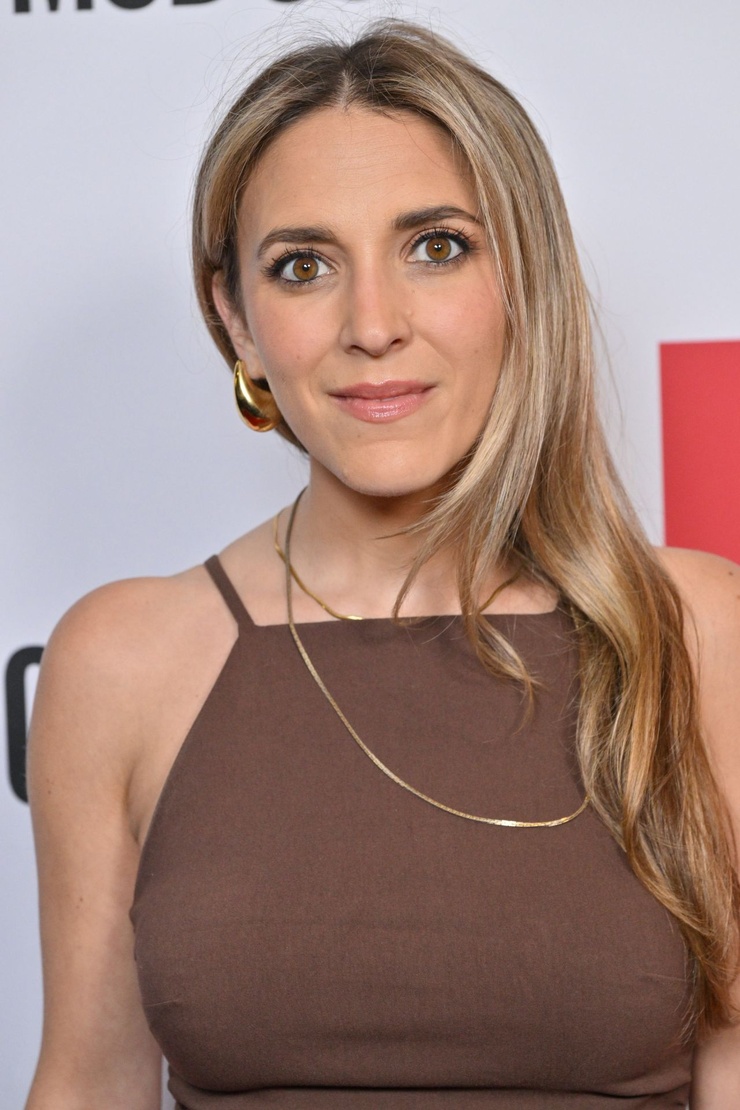 Picture of Roxy Striar