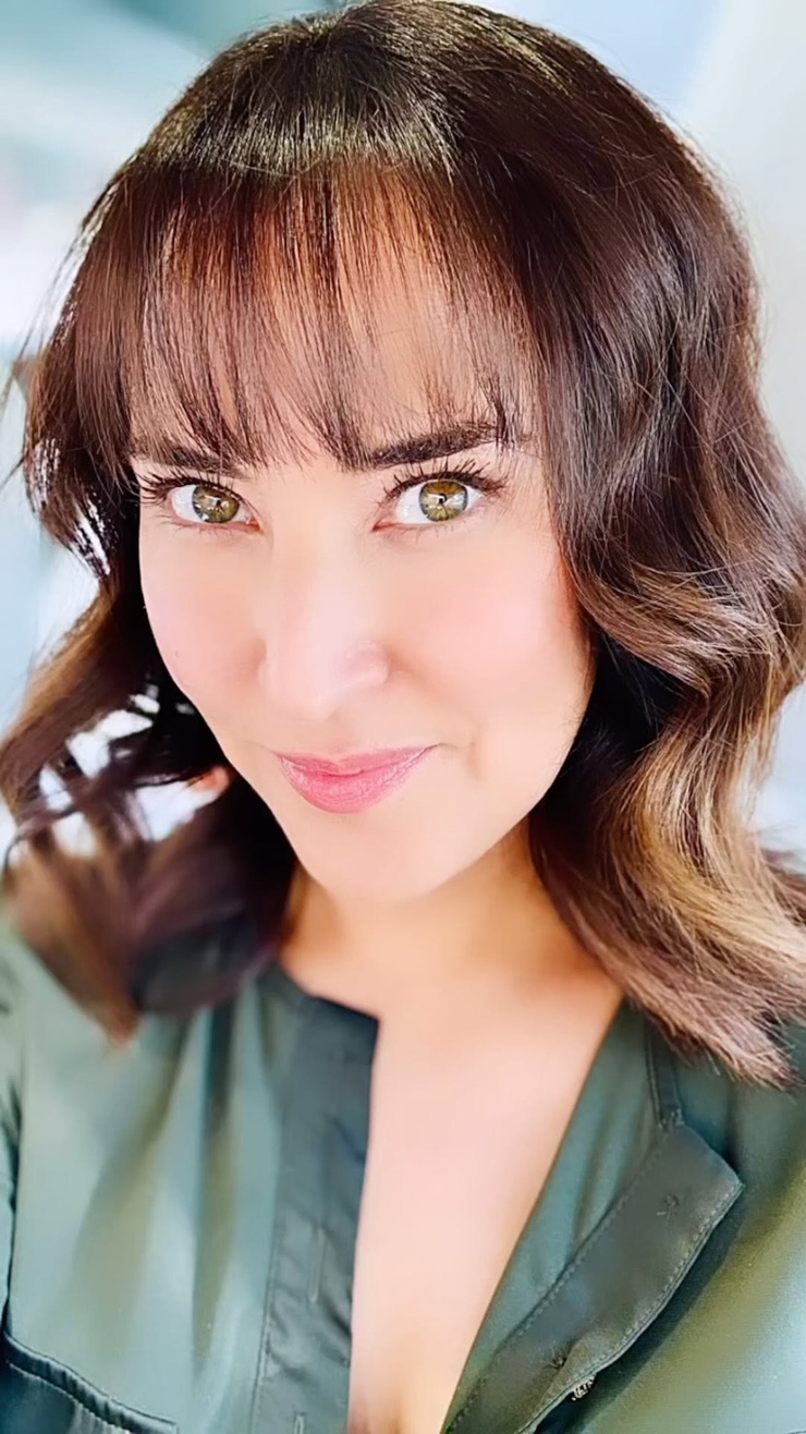 Burgandi Phoenix image