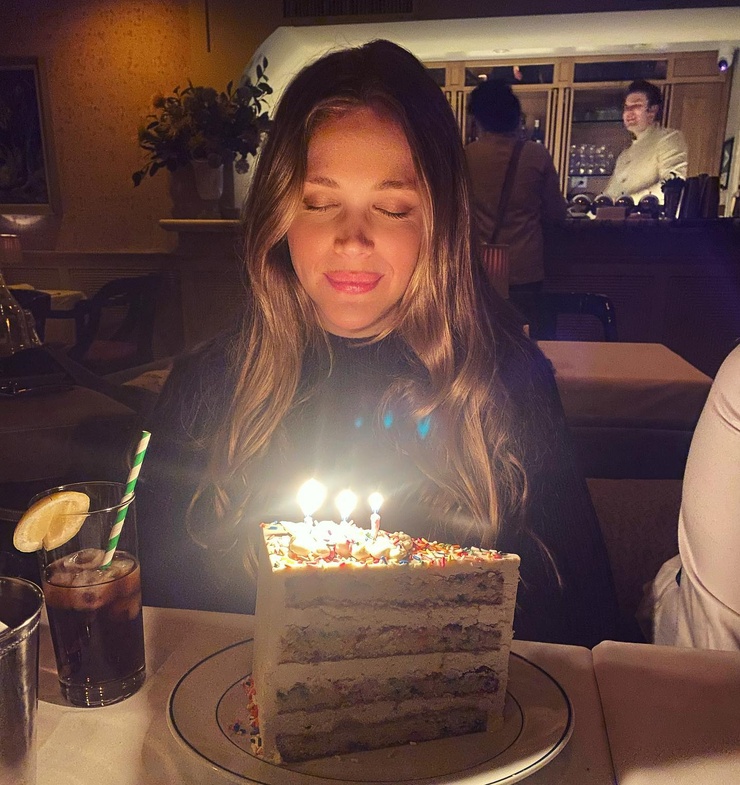 Picture of Esti Ginzburg