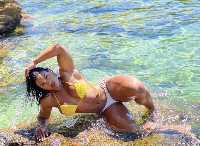 Picture of Alessandra Alves