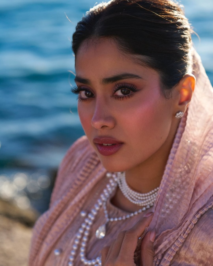 Picture of Aamna Shariff