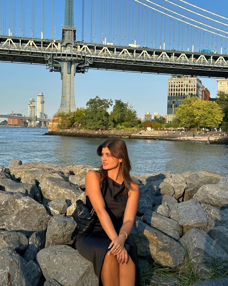 Elle Edwards picture