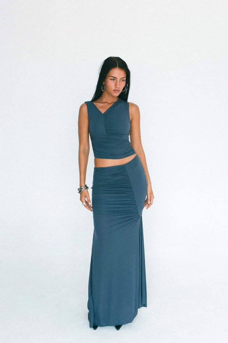 Lente Hugen for Indah Clothing