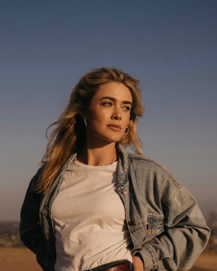 Picture of Melissa Roxburgh