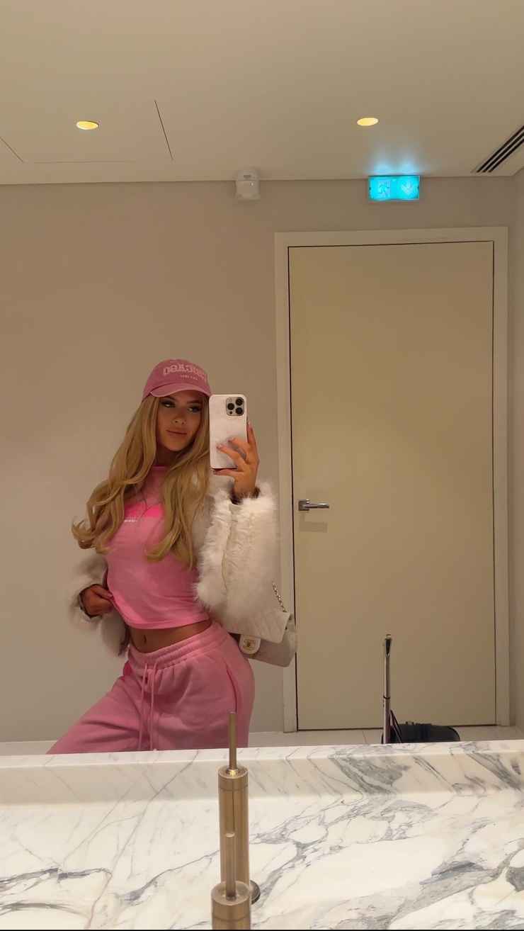 Ellie Brown-Wood picture