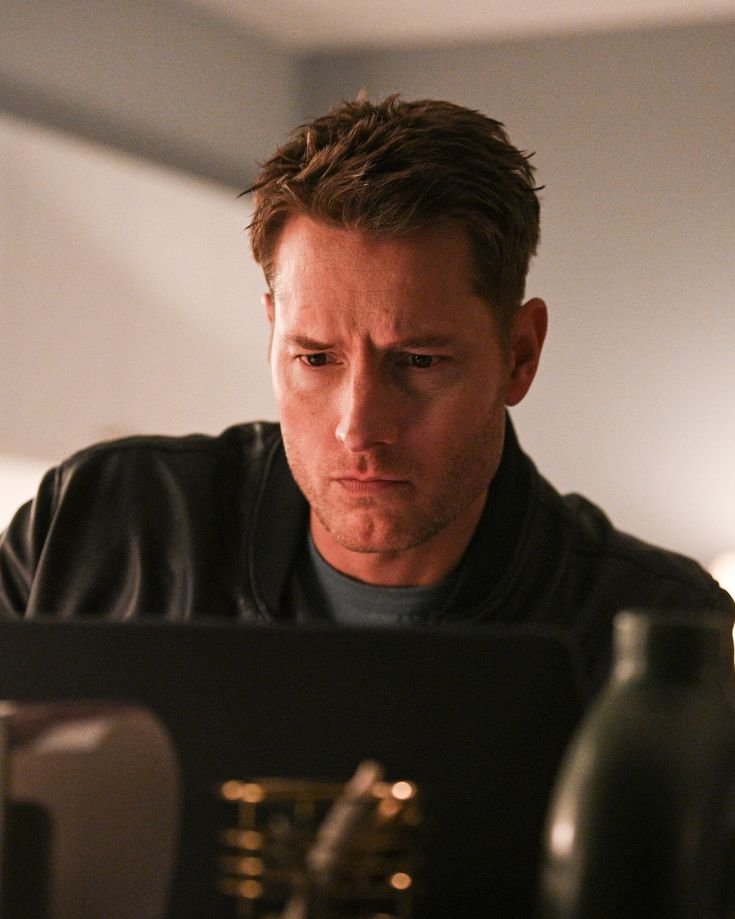 Picture of Justin Hartley
