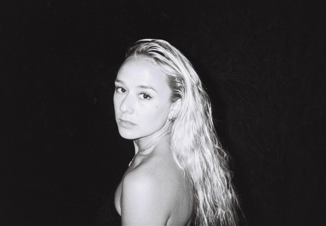 Picture of Alba August