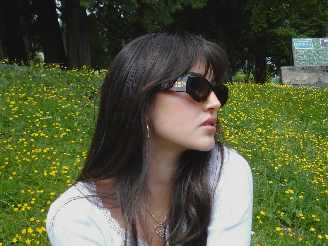 Isabel Deroy-Olson image