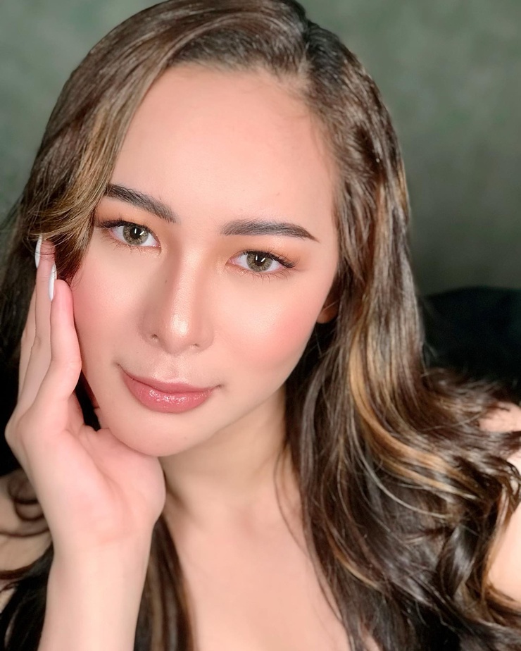 Picture of Julia Victoria