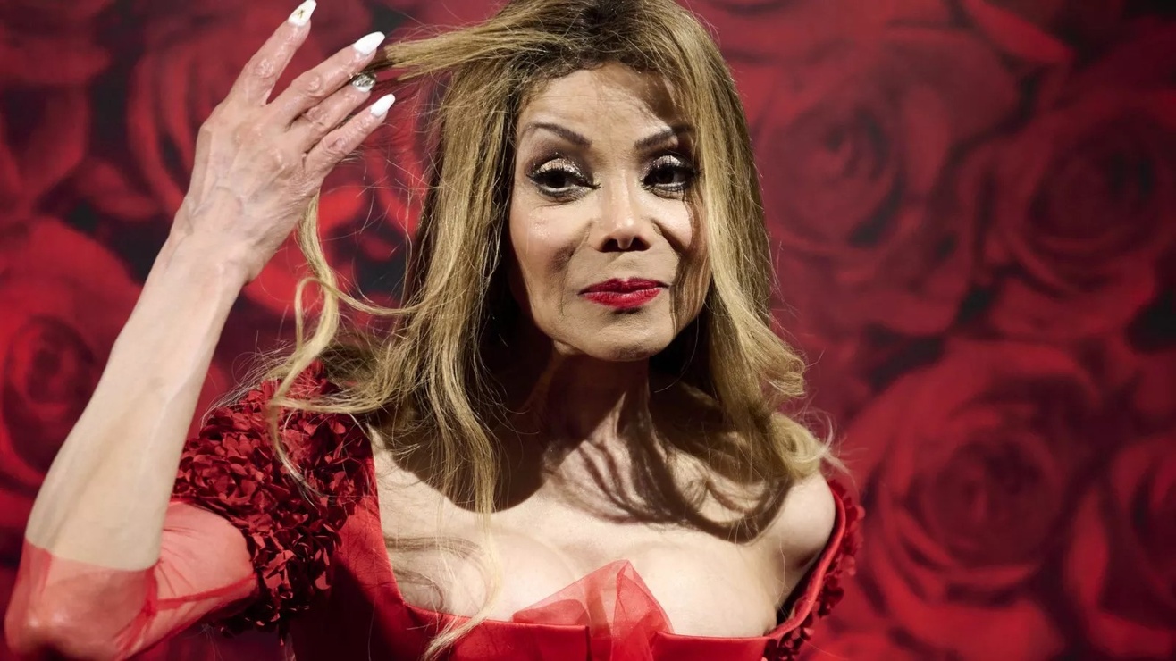 Picture of La Toya Jackson