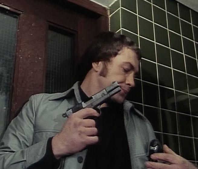 Madness of Mickey Hamilton - Bodie with Hi-Power