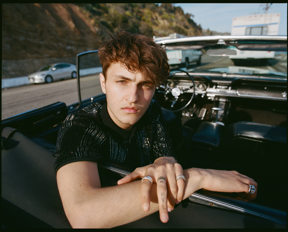 Picture of Anwar Hadid