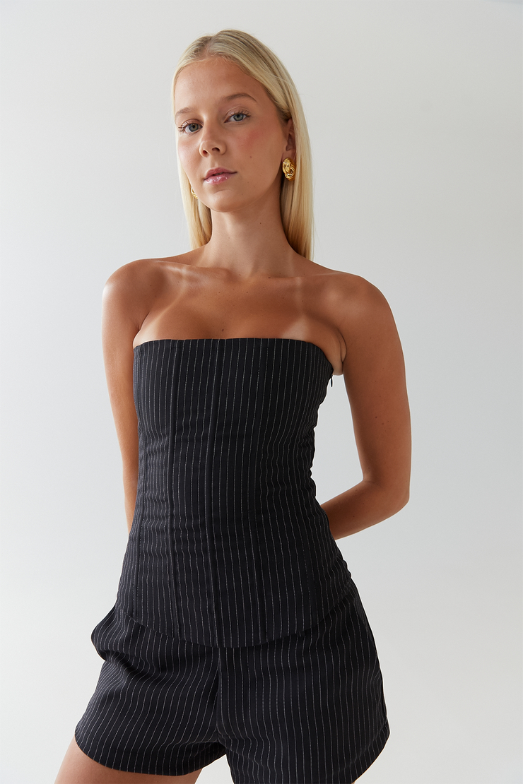 Briege Devlin for HNTR THE LABEL