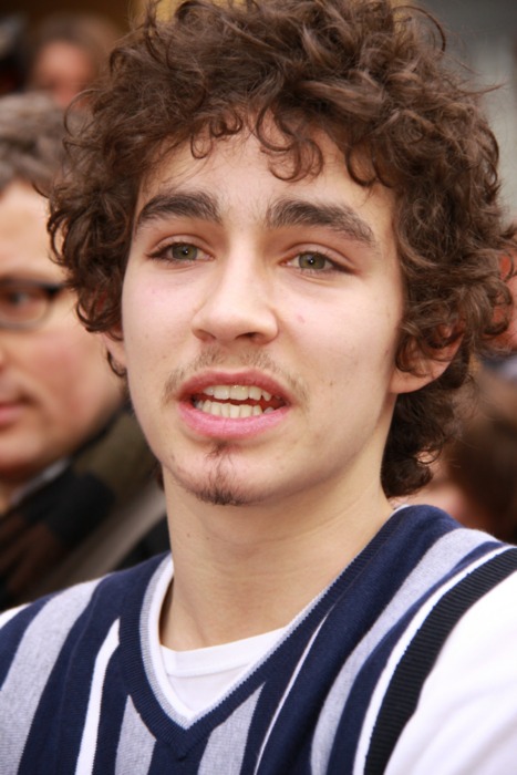 Picture of Robert Sheehan