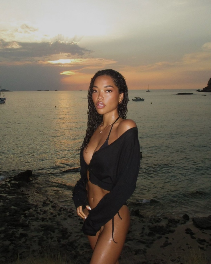 Ming Lee Simmons image