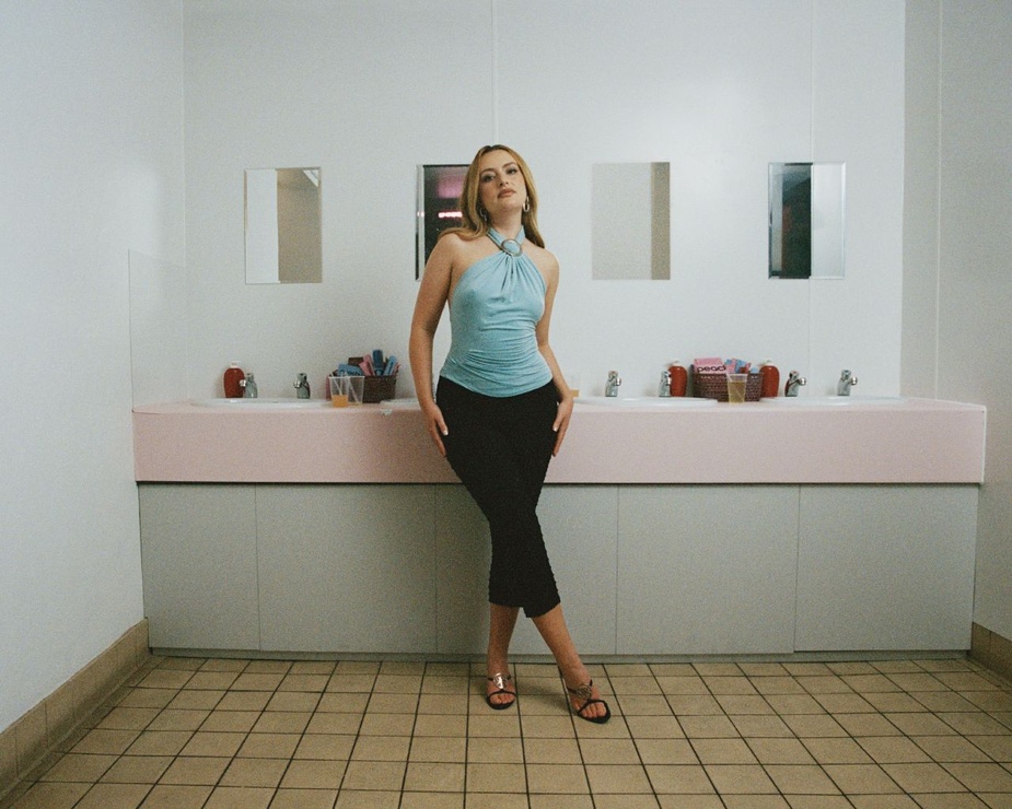 Image of Amelia Dimoldenberg