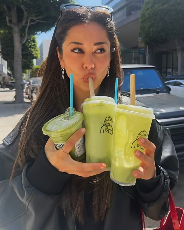 Yvette Monreal image