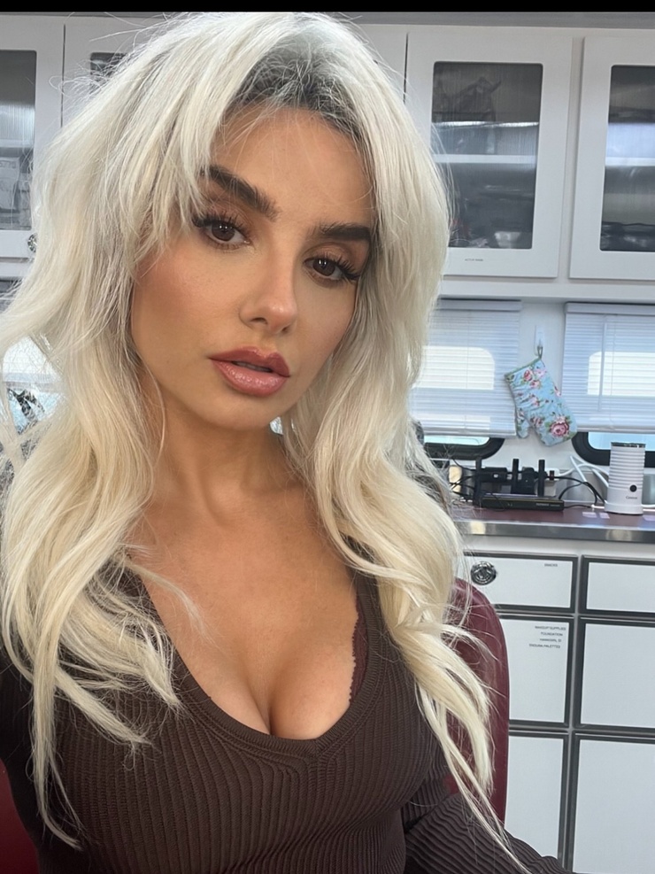 Mikaela Hoover picture