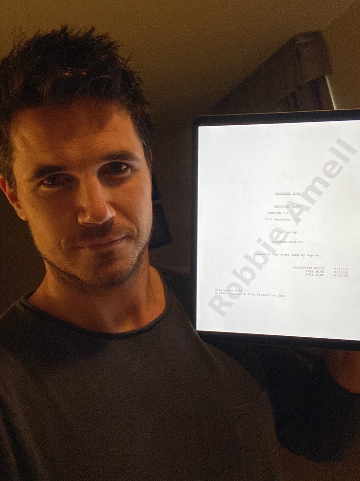 Robbie Amell image