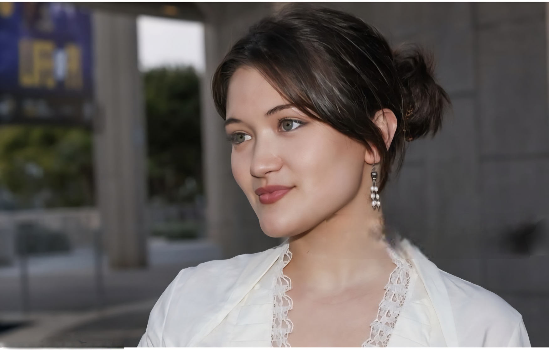 Picture of Isa Briones