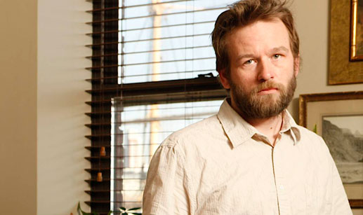 Dallas Roberts image