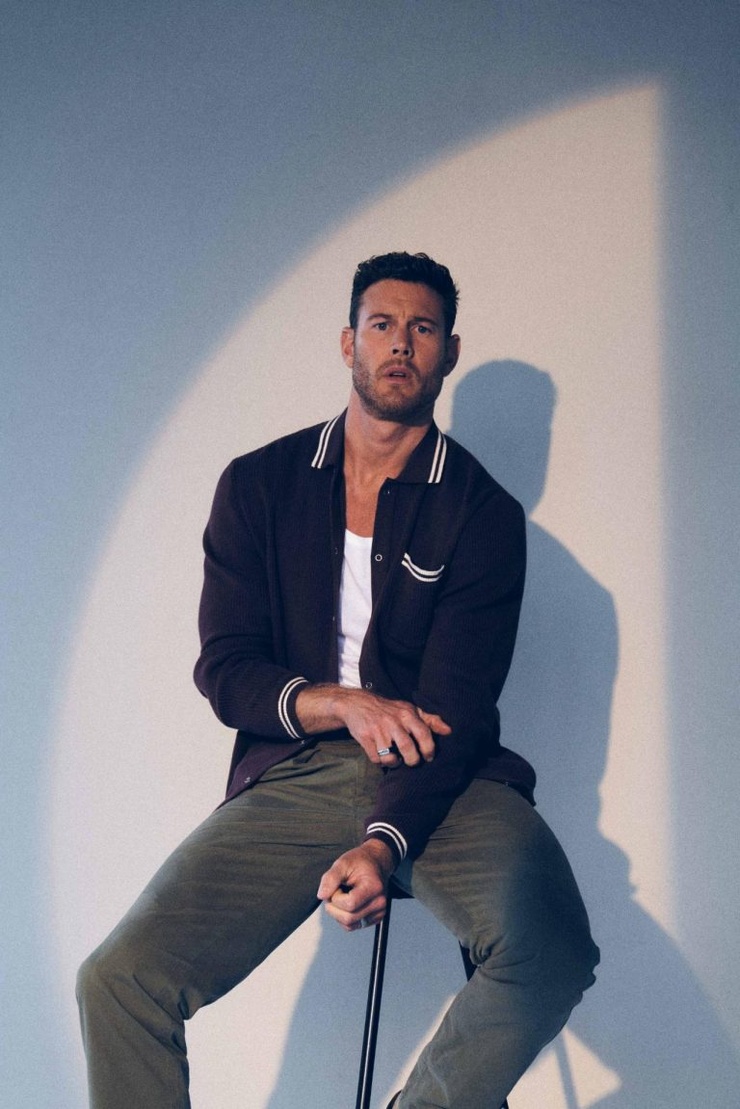 Tom Hopper image