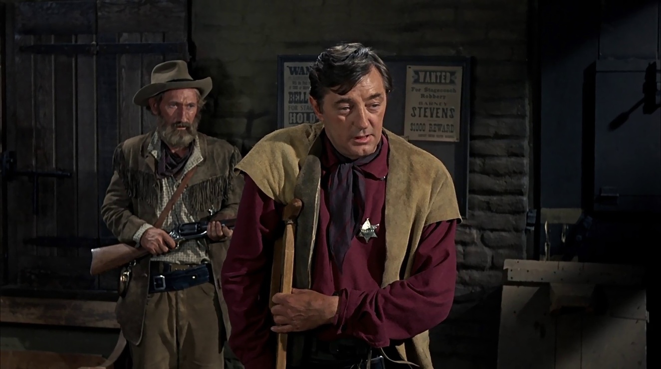 Arthur Hunnicutt and Robert Mitchum