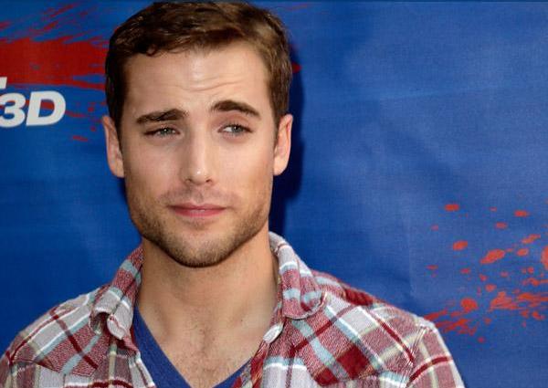 Picture of Dustin Milligan