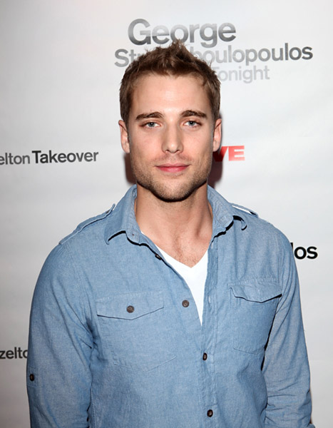 Dustin Milligan image
