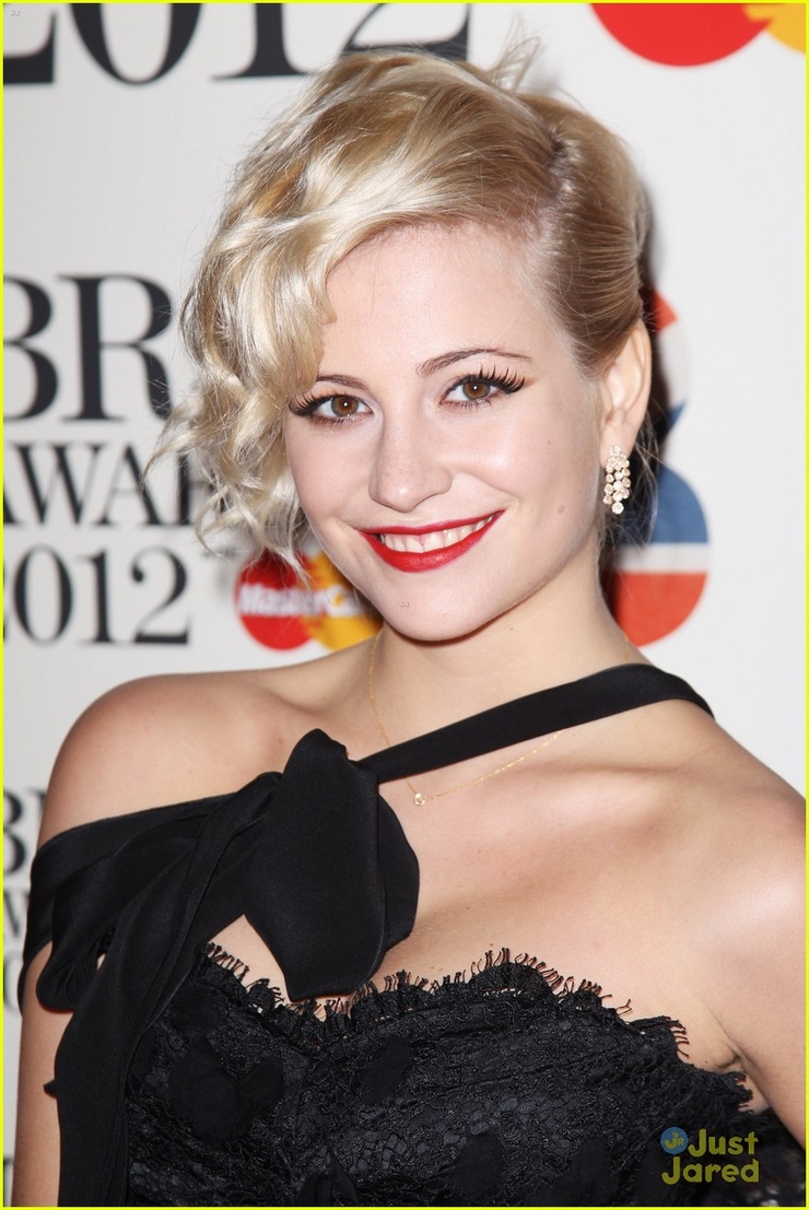 Pixie Lott picture