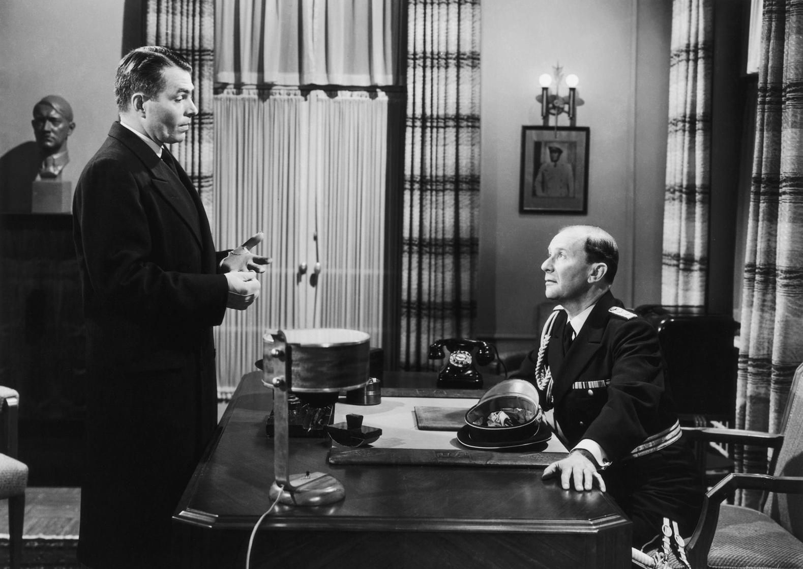 5 Fingers (1952) picture