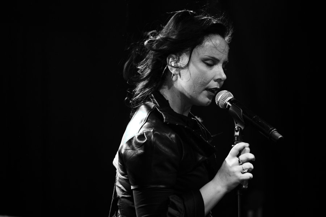 Picture of sebnem ferah