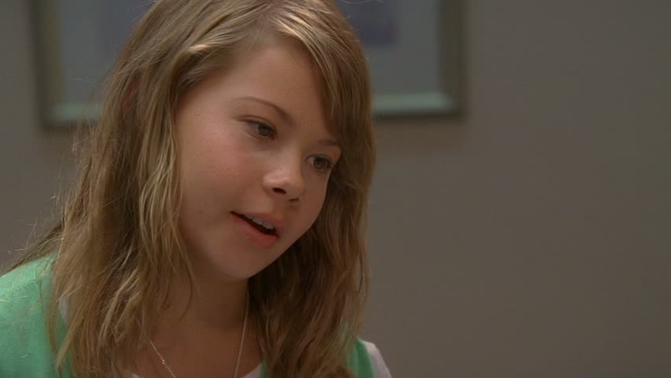 Bindi Irwin - Free Willy (2010)