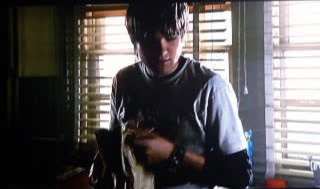 Thomas Dekker - Terminator 1x06