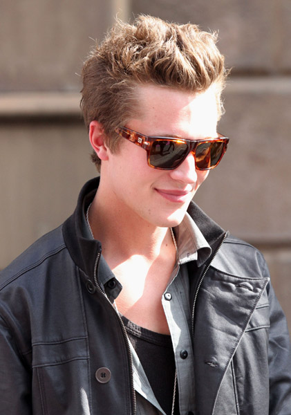 Nick Roux picture