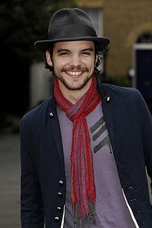 Andrew Lee Potts picture