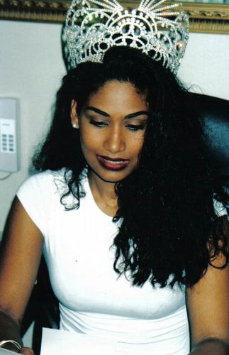 Picture of Lisa Hanna