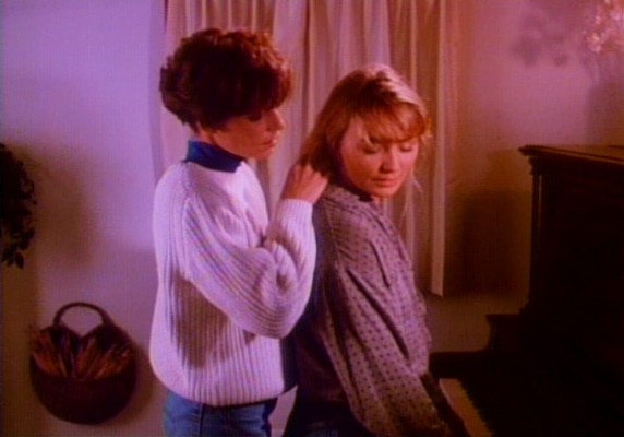 Claire of the Moon image