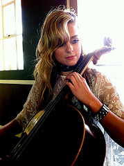 Erica Rhodes picture