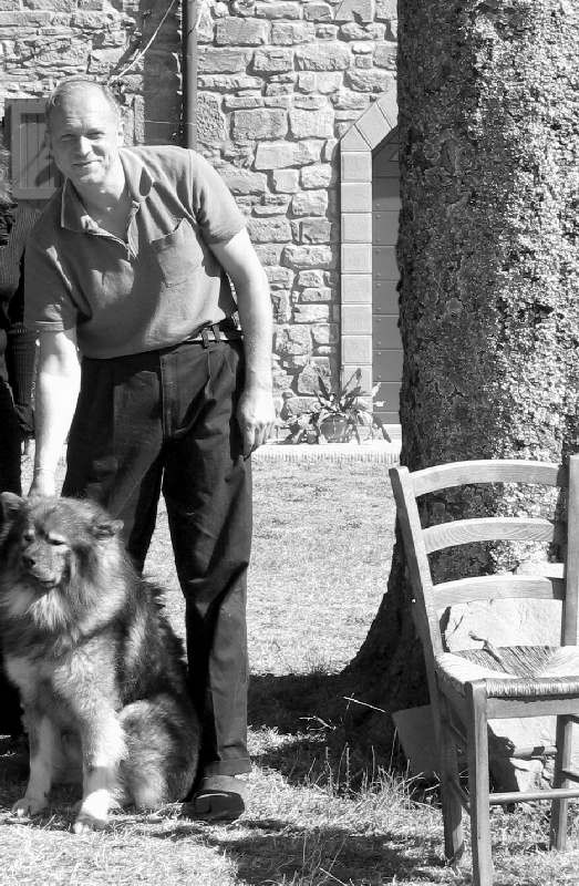 Ulrich Tukur in Italy with his dog