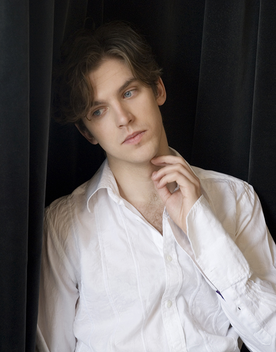 Picture of Dan Stevens
