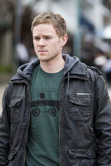 Image of Aaron Ashmore